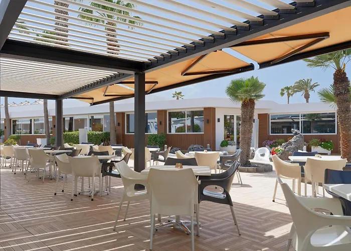 H10 SUITES LANZAROTE GARDENS, COSTA TEGUISE